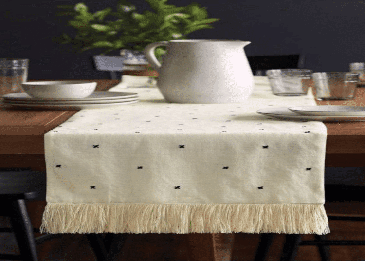 7 Best Round Table Runner Ideas - Amenity Home